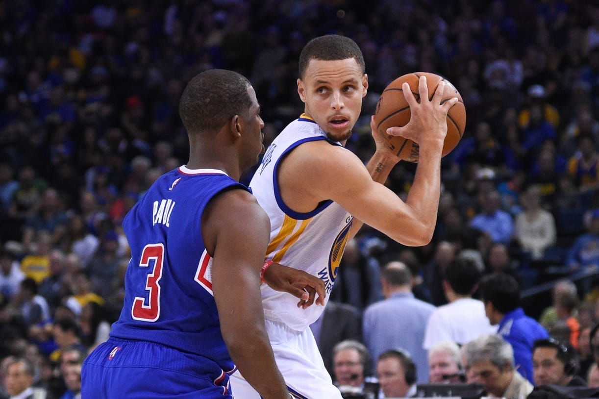 WATCH: Steph Curry takes on dad Dell Curry in game of H-O-R-S-E