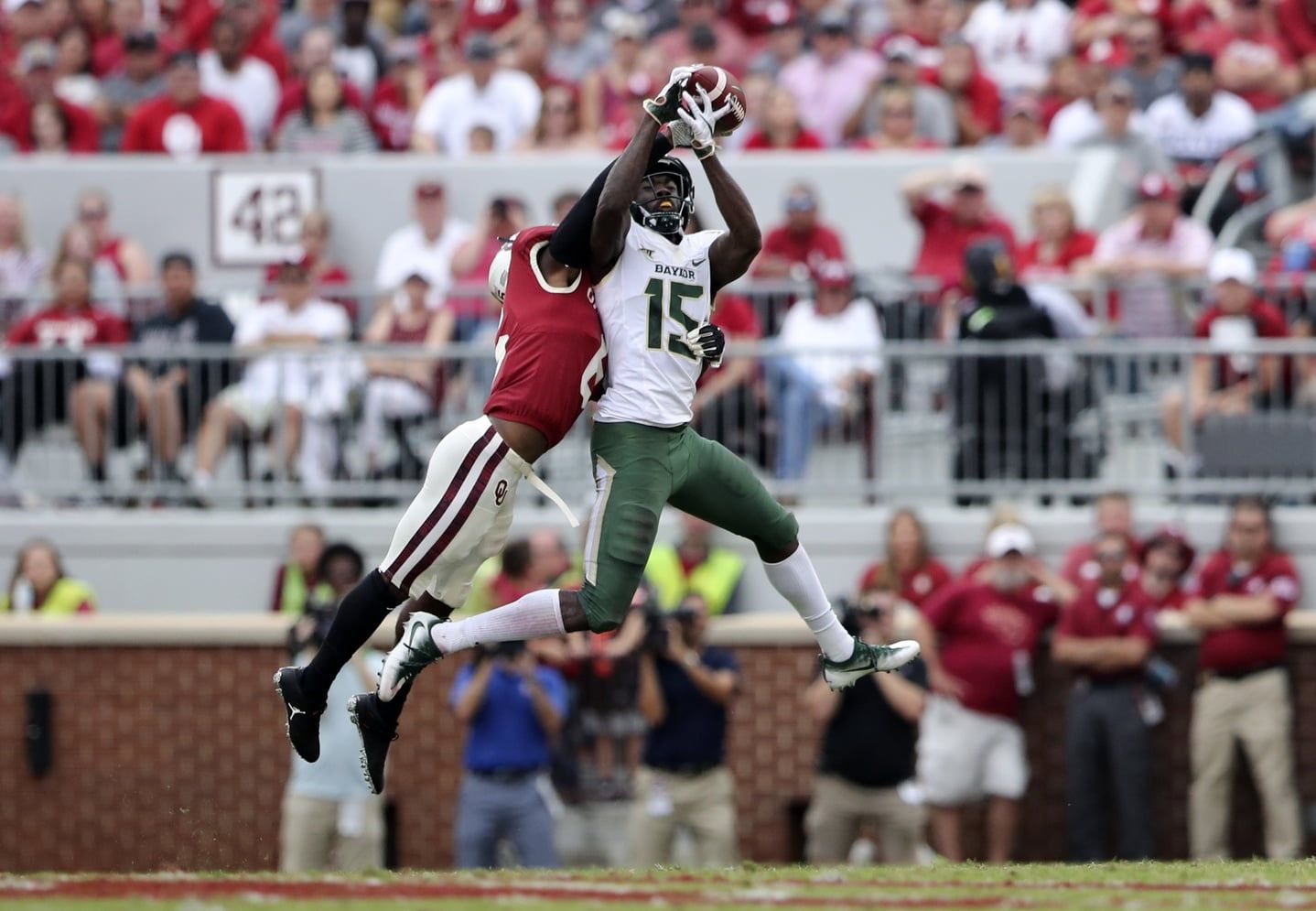 WATCH: Baylor's Denzel Mims with catch of the year candidate against ...