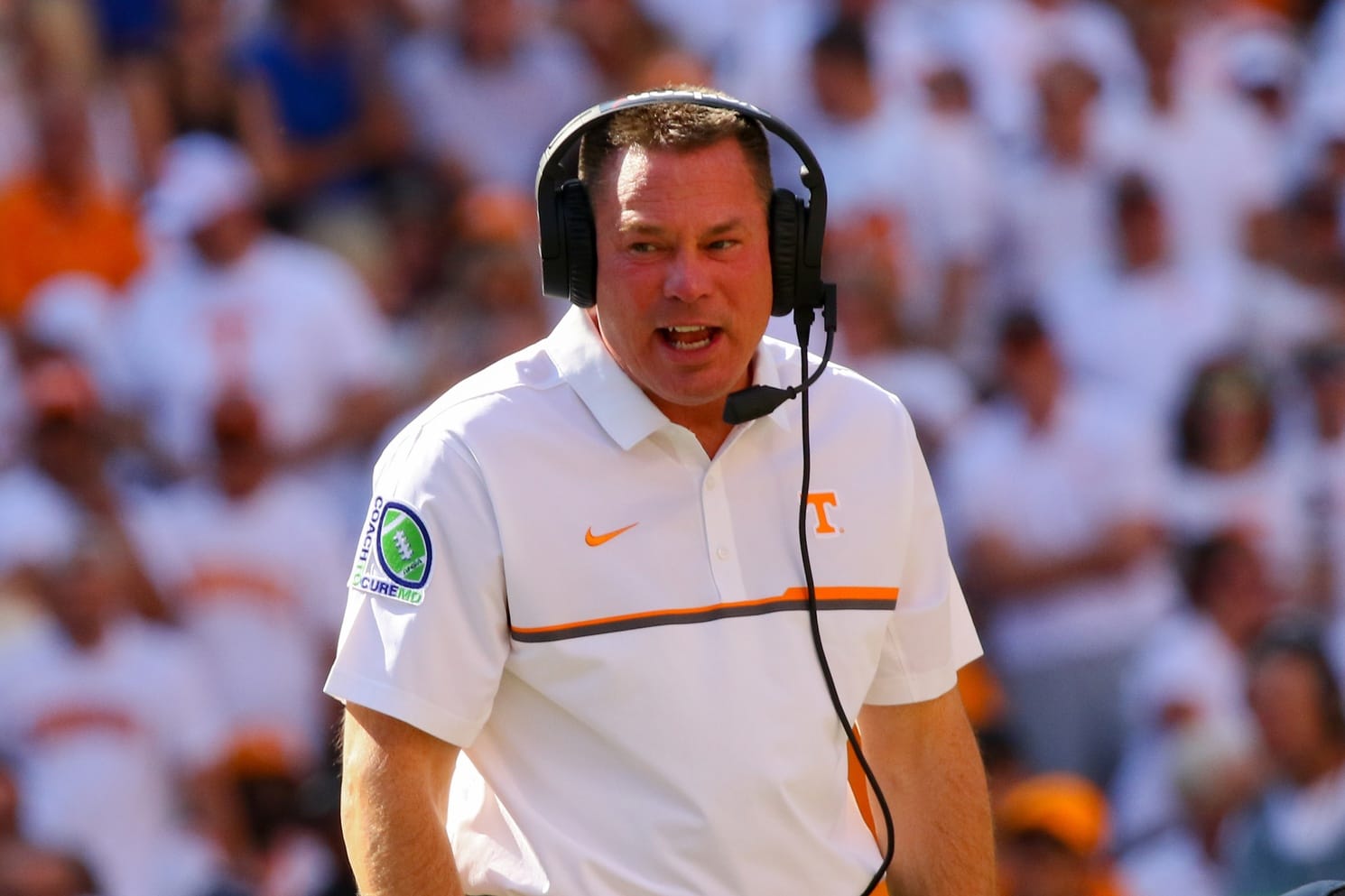 Tennessee grocery store calls for Butch Jones' firing with amazing cake