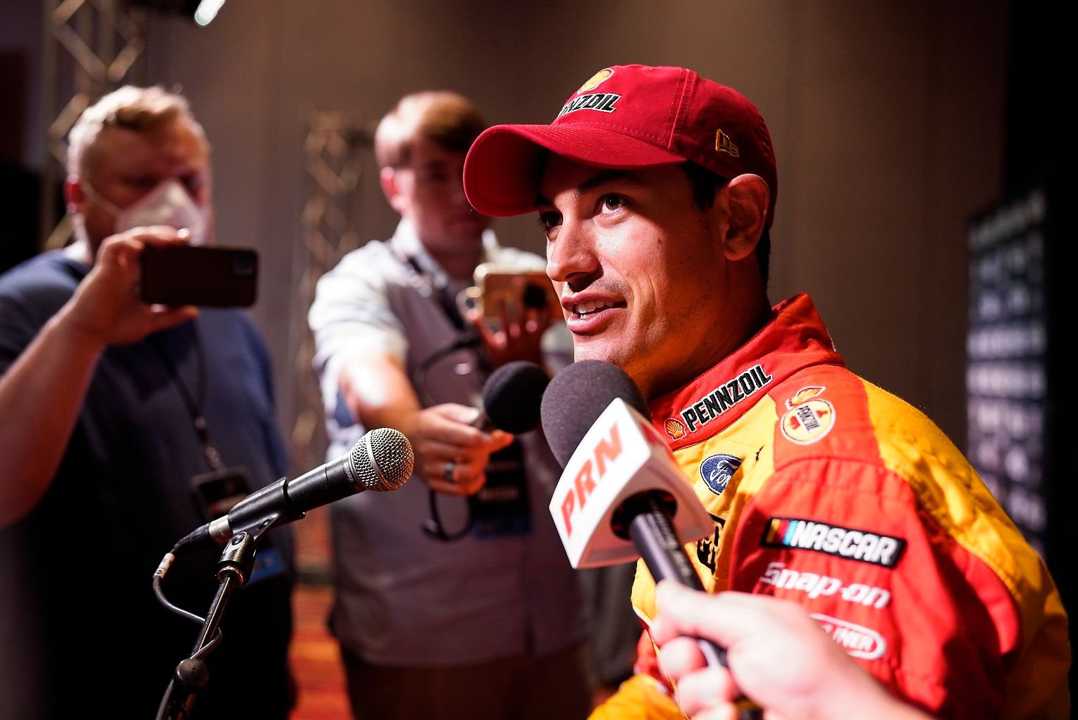 NASCAR: Joey Logano labels himself the championship favorite