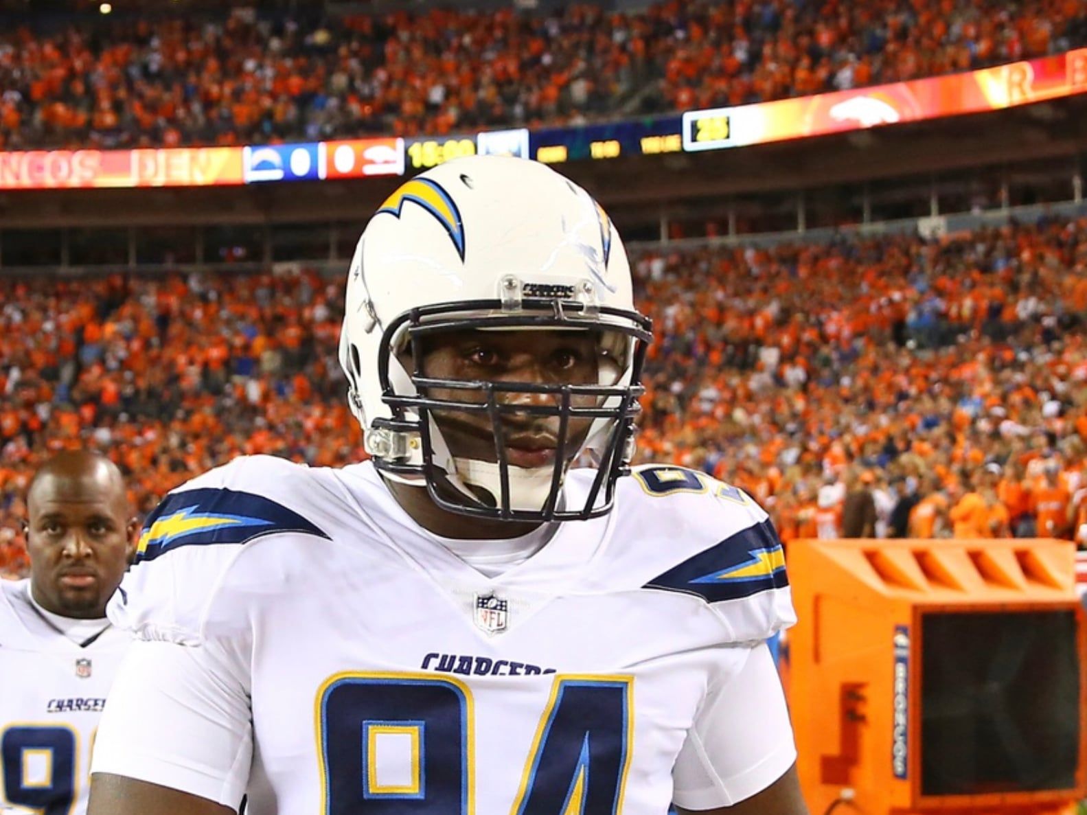 Raiders sign former Chargers star Corey Liuget