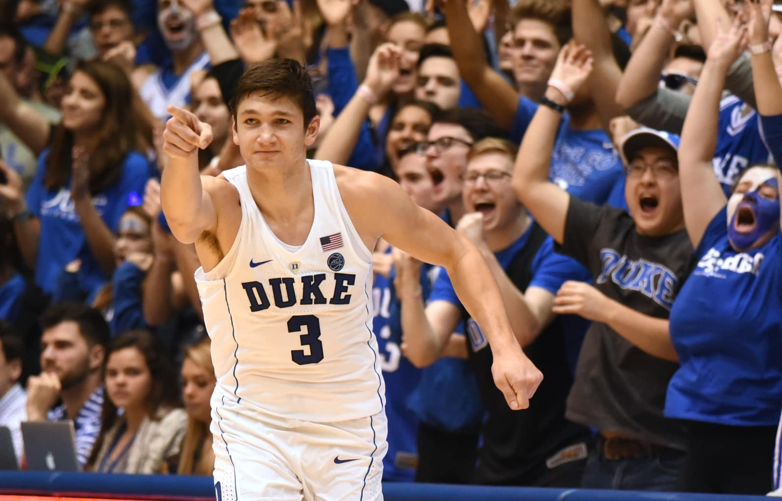 Twitter reacts to Grayson Allen getting away with blatant travel