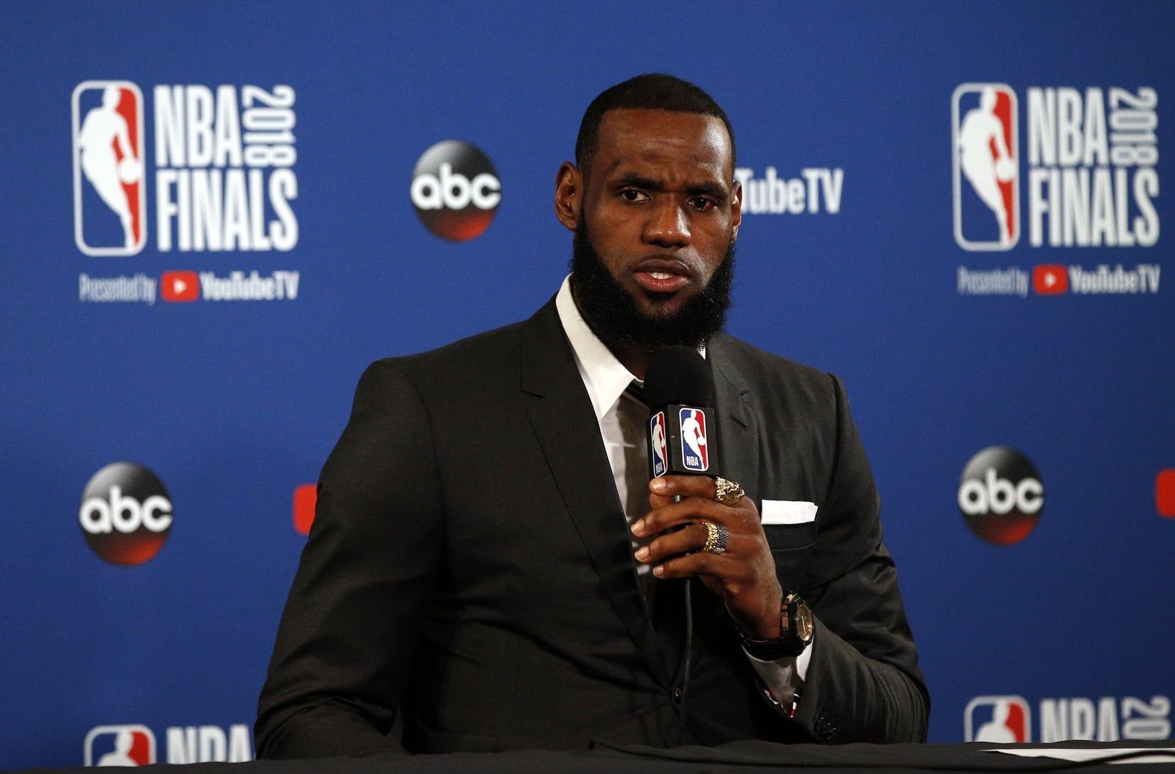 LeBron James signs his contract with the Lakers