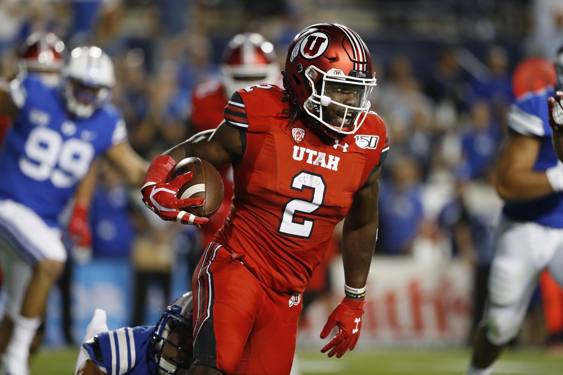 WATCH: Utah RB Zack Moss goes full Beast Mode on 16-yard touchdown run