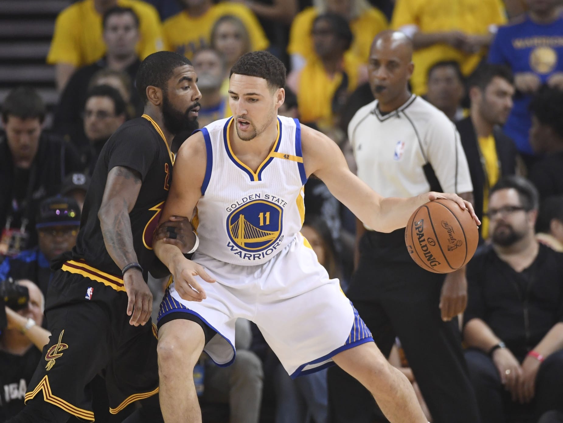 Klay Thompson forced out of Game 4 with lower-leg injury