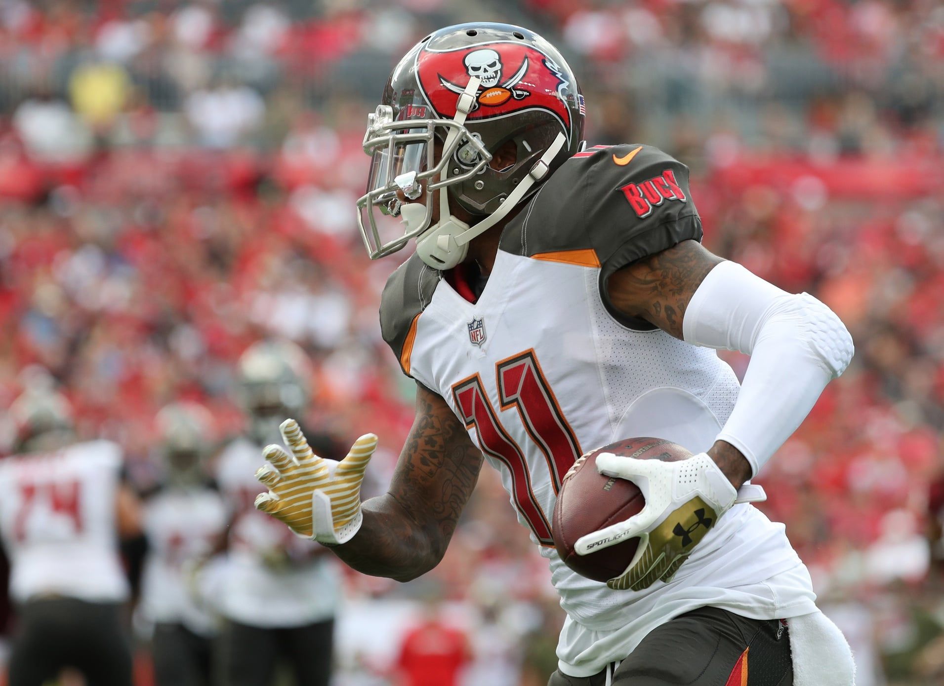 DeSean Jackson tries to force Bucs' hand with IG post