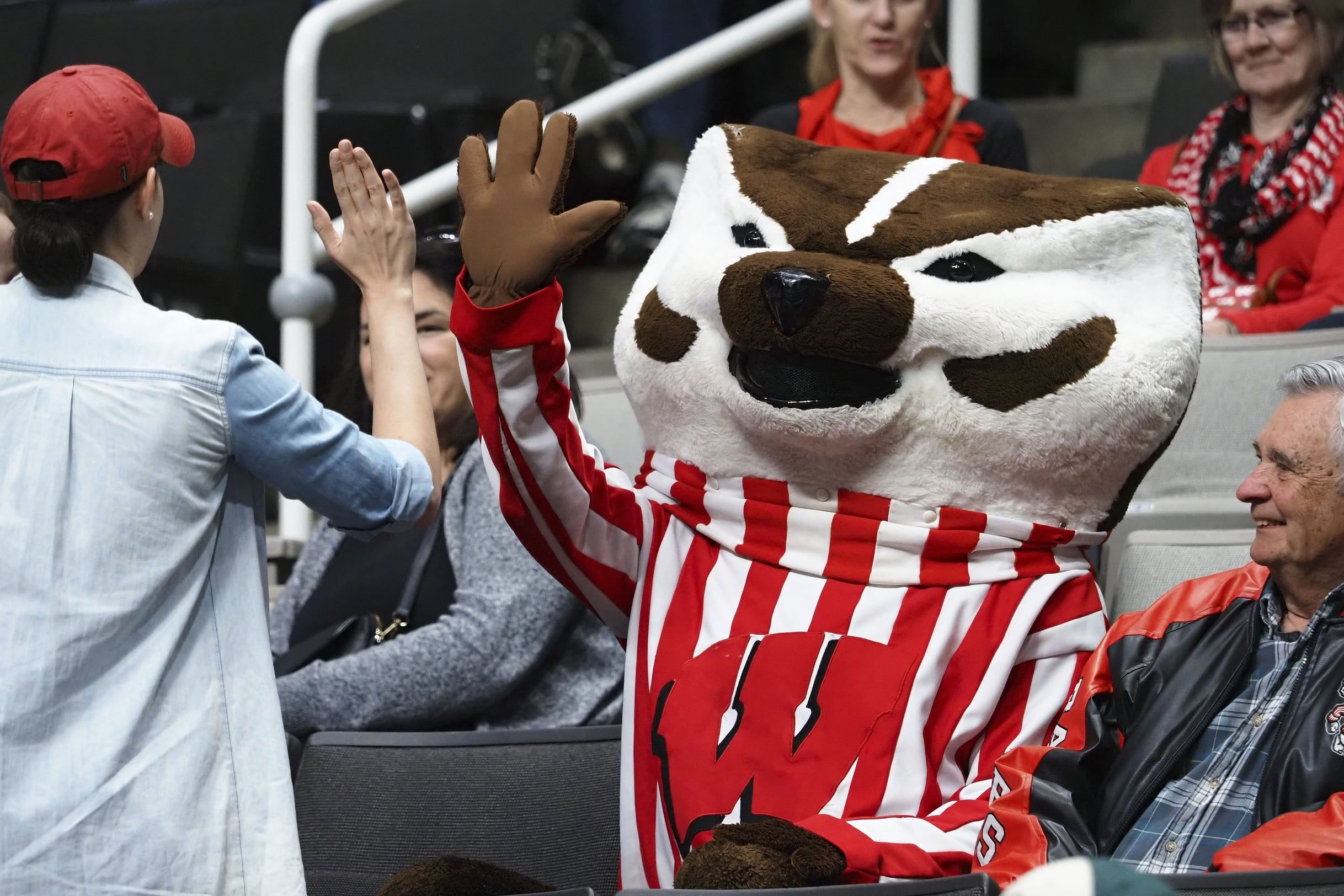 WATCH: Wisconsin fans taunt Michigan with 'overrated' chant during blowout