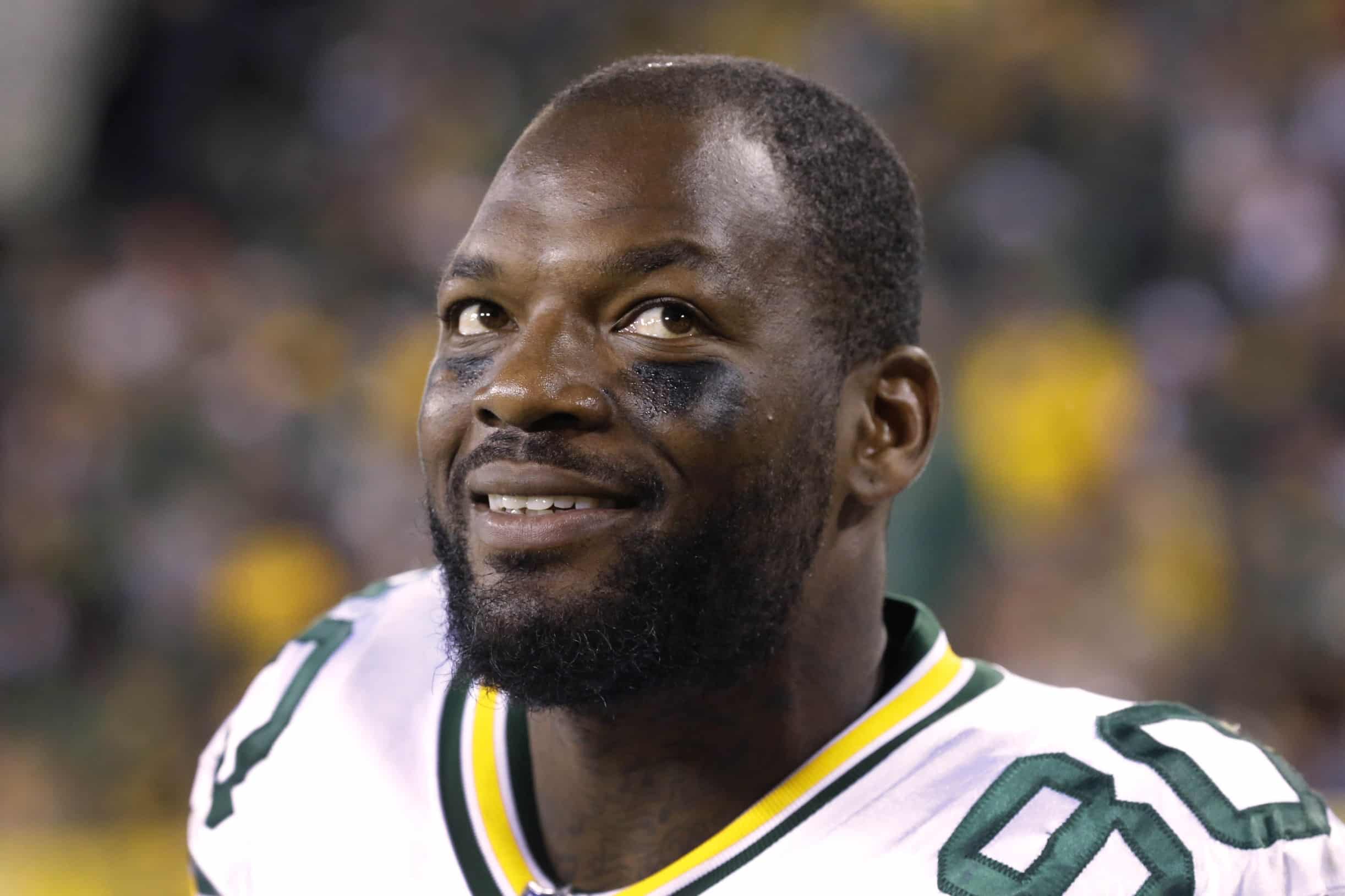 Packers release TE Martellus Bennett