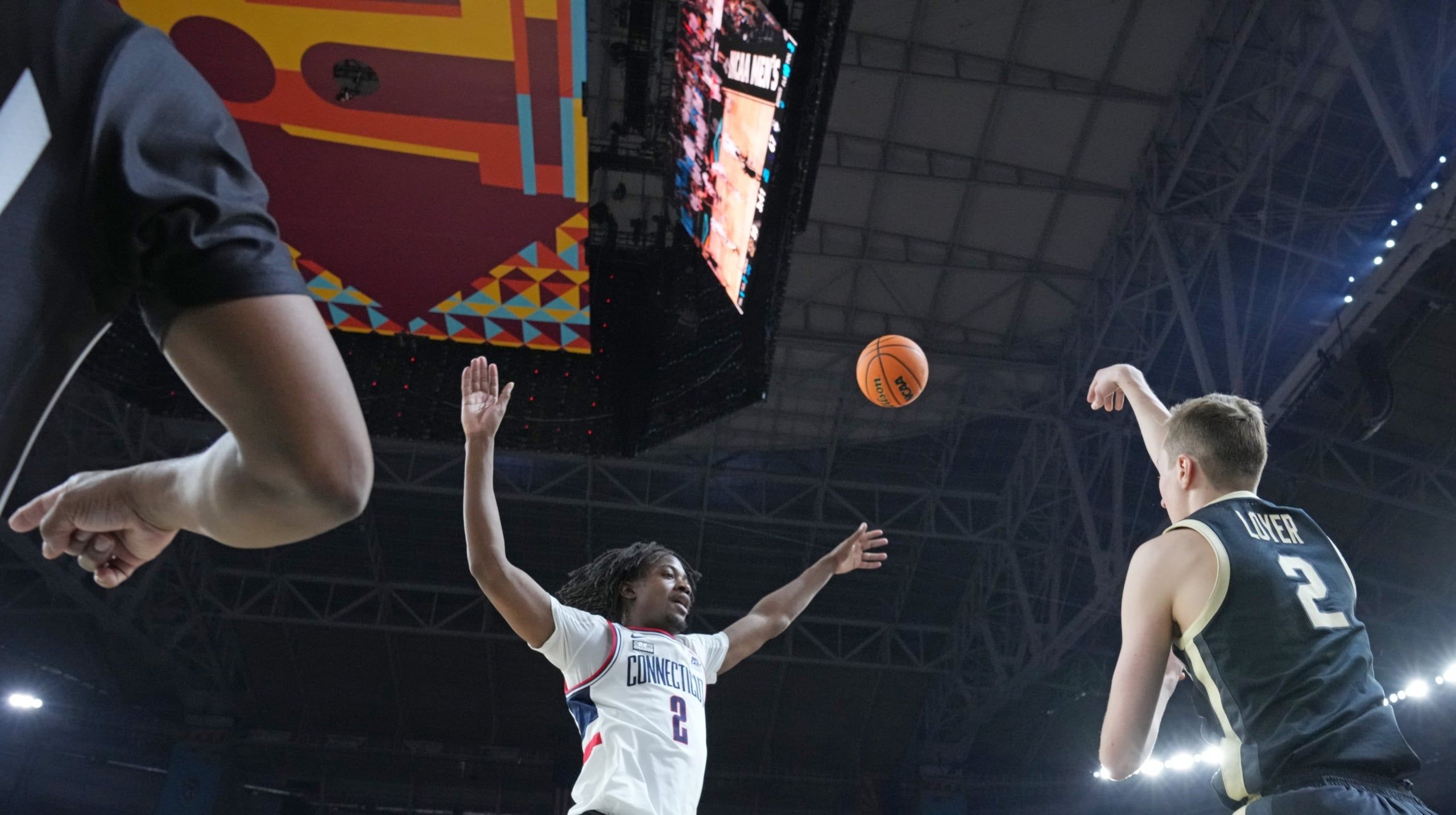 Tristen Newton, record-breaking UConn Huskies show strength in numbers ...