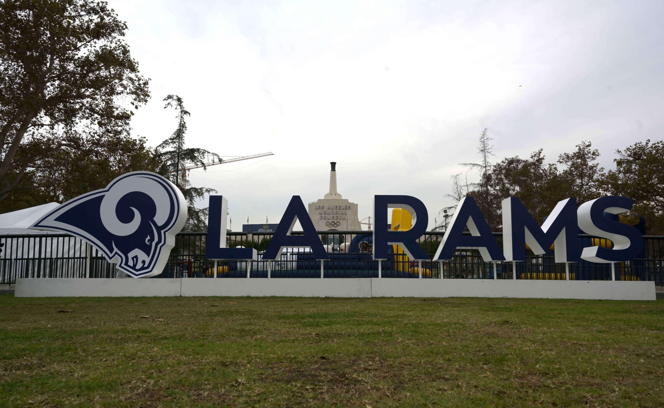 LOOK: New Rams logo is ugly, and it looks like a Chargers logo