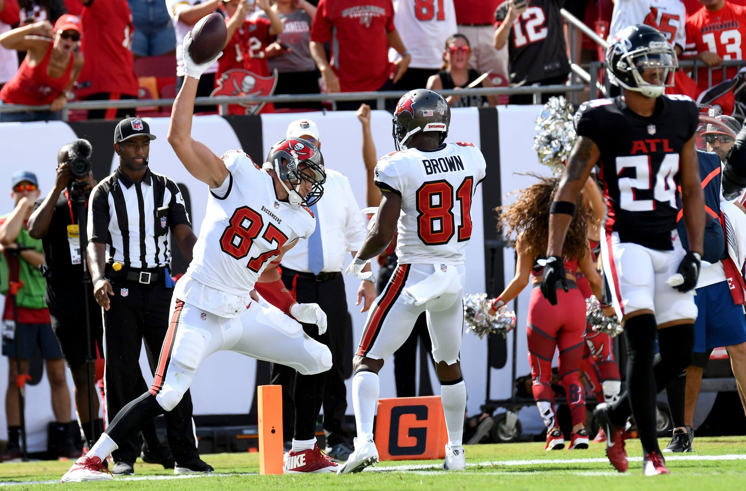 WATCH: Tampa Bay Buccaneers' Rob Gronkowski catches two more touchdowns