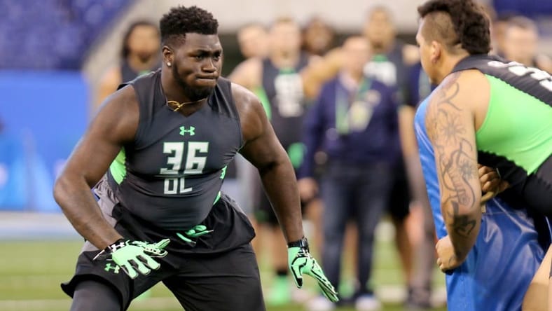 Buccaneers guard Dominique Robertson shot, detained by police