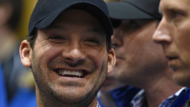 WATCH: Jim Nantz and Tony Romo calling video of cat escaping dog is ...