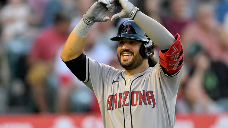 MLB Trade Rumors: 2 Teams Actively Pursuing Eugenio Suarez Trade