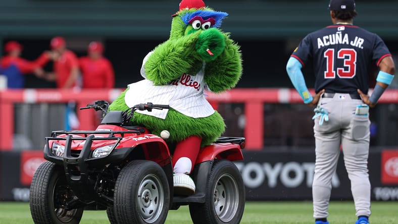 WATCH: Phillie Phanatic Brilliantly Parodies Viral Coldplay Kiss Cam ...