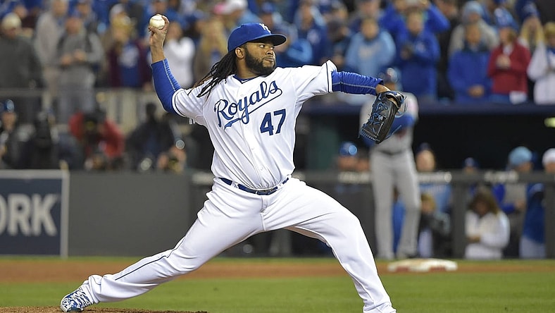 johnny cueto contract