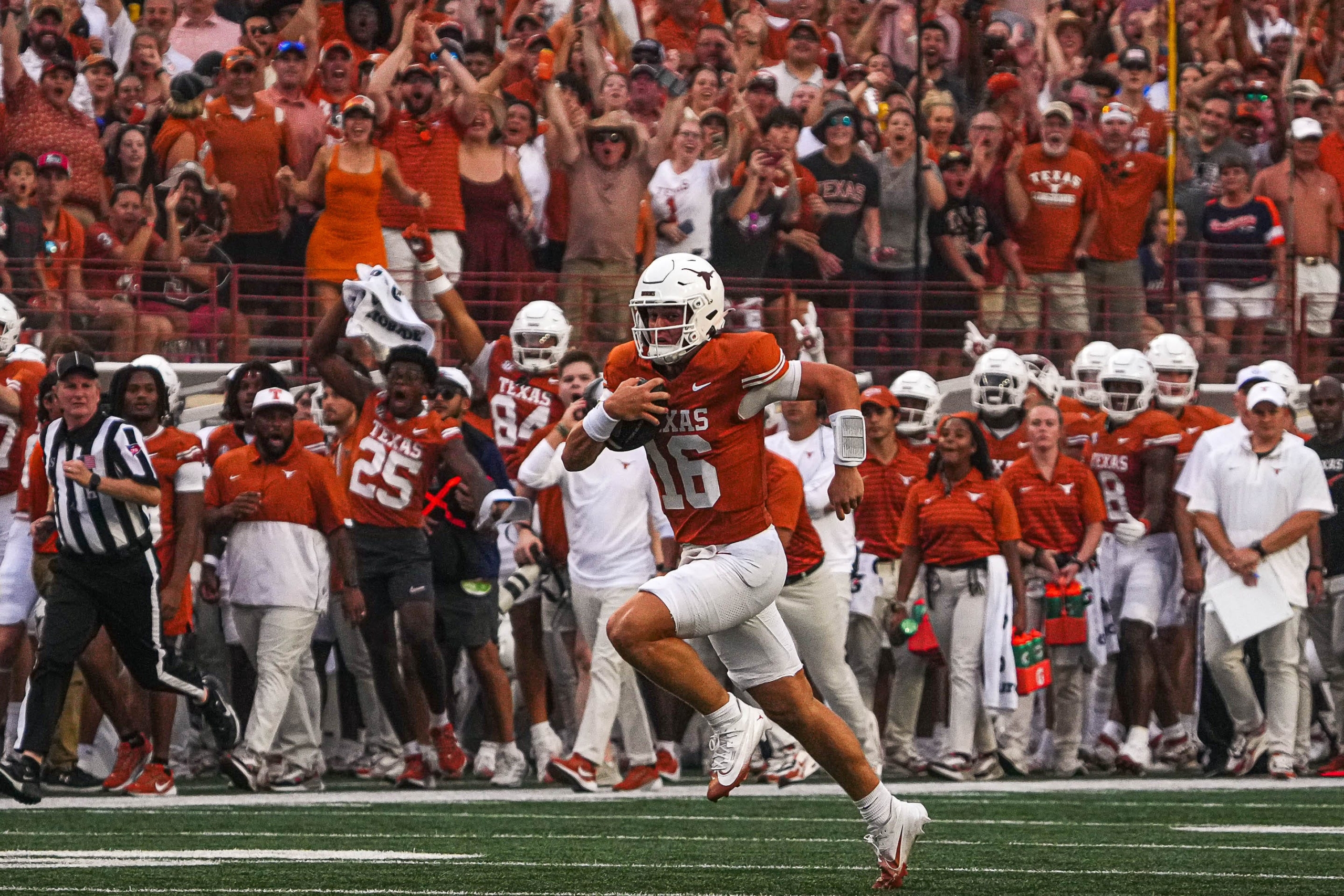 Arch Manning reached insane speed on 67-yard TD run in Texas Longhorns win