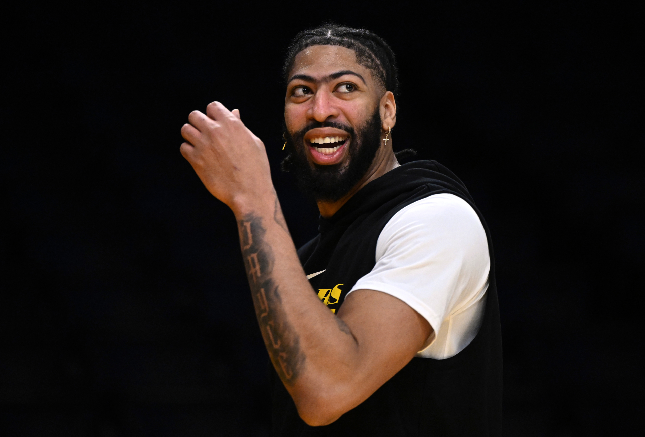 Los Angeles Lakers looking to extend Anthony Davis in surprising ...