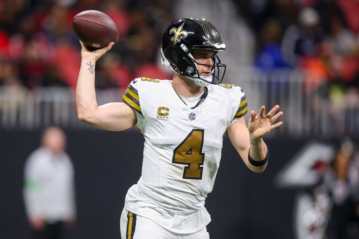 New Orleans Saints fans growing restless, boo Derek Carr each time he ...