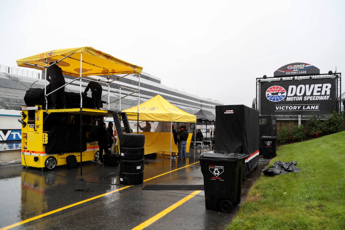 NASCAR approves LED pit box screens for Cup teams