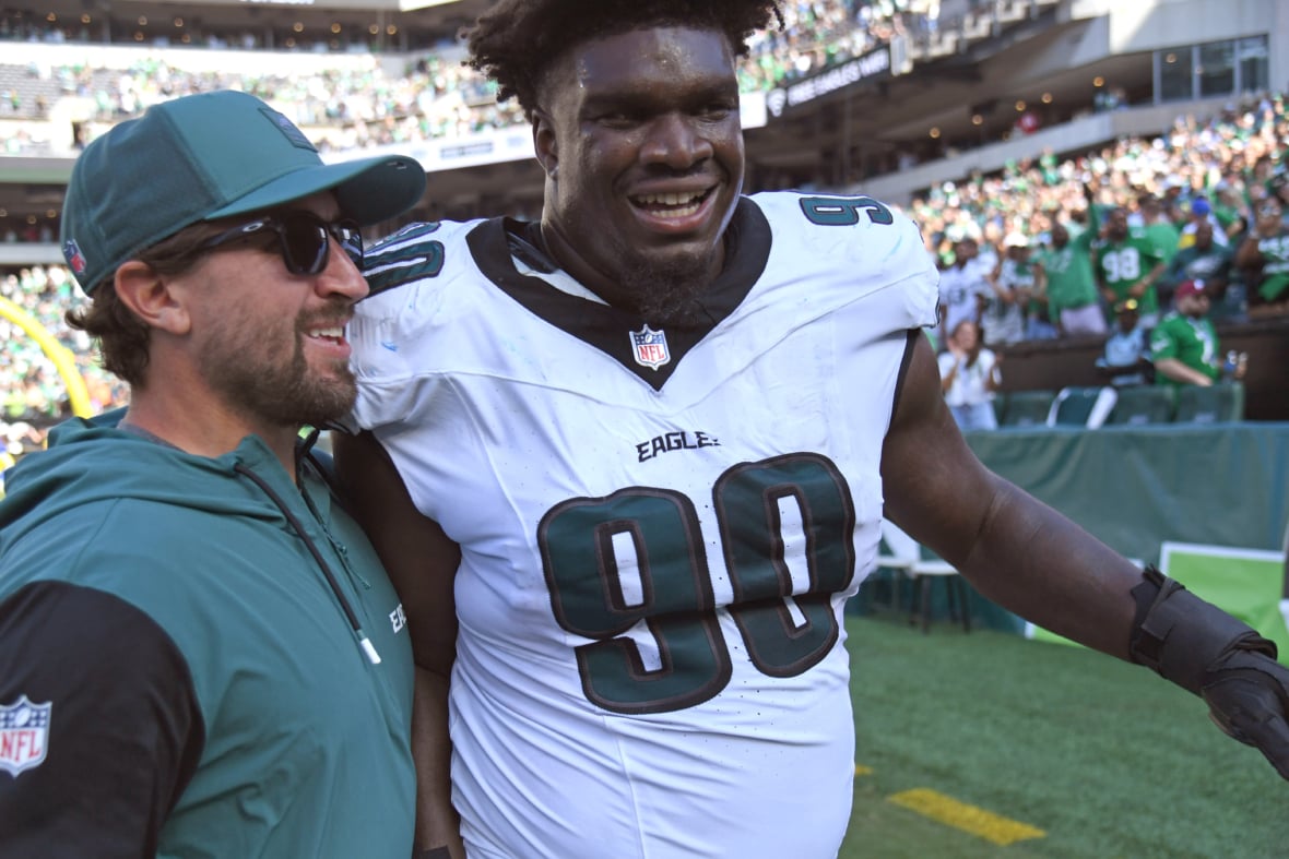 Eagles' Jordan Davis Breaks Speed Record on Blocked Field Goal TD